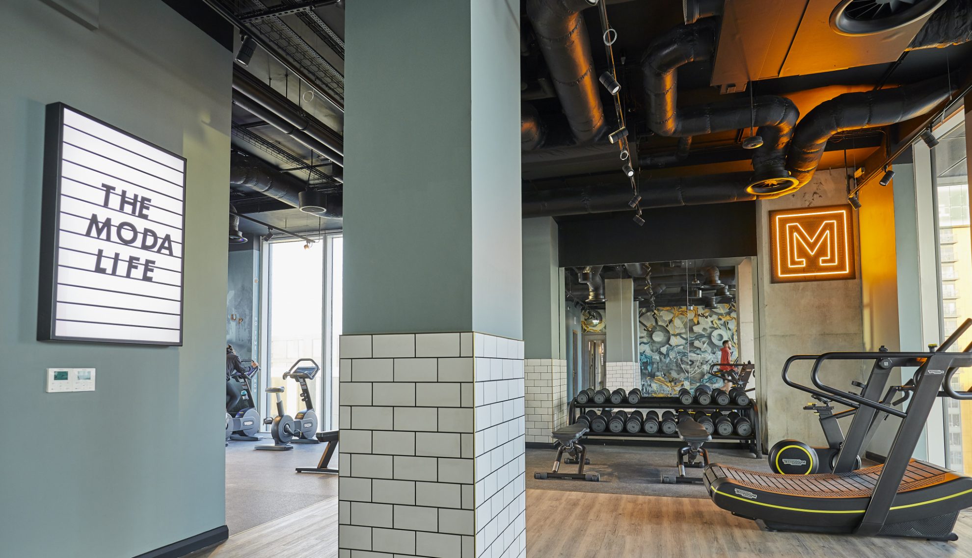 Moda Living - HomeViews