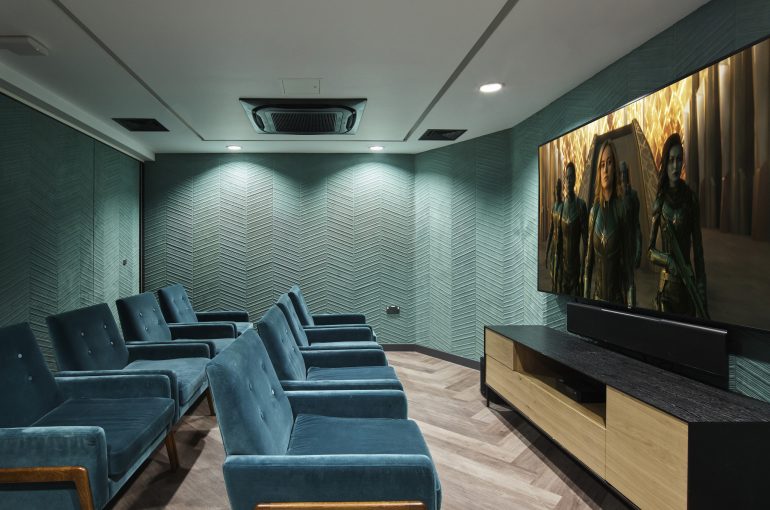 Clippers Quay, M50 Reviews | HomeViews