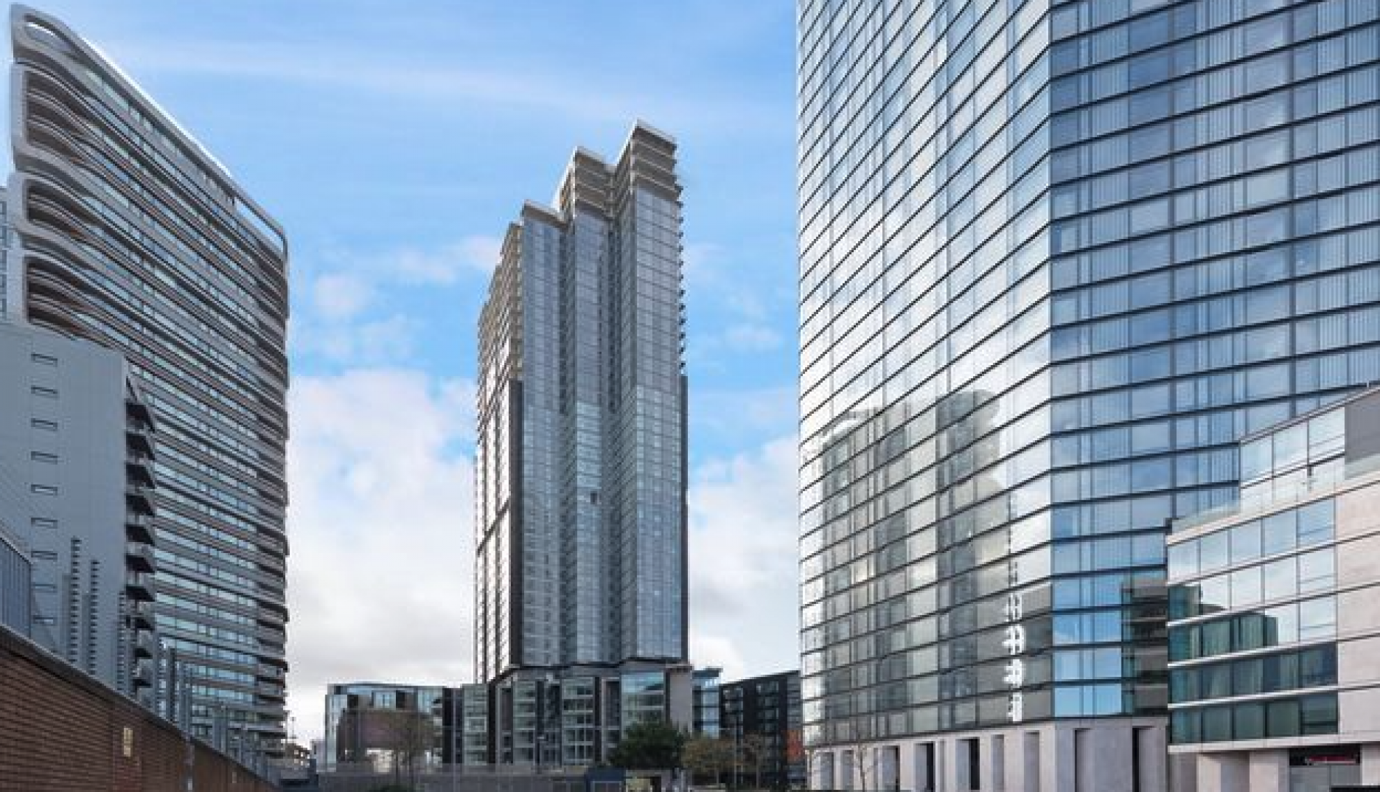 Kings Square Estate, EC1V - HomeViews