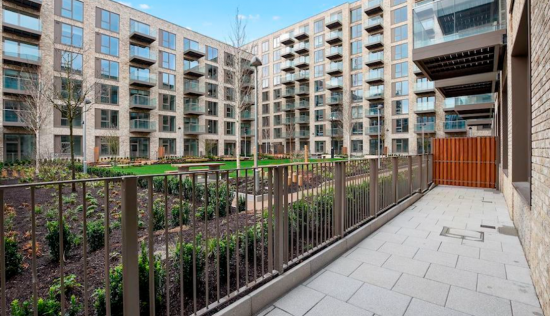 Barrier Point, E16 - HomeViews