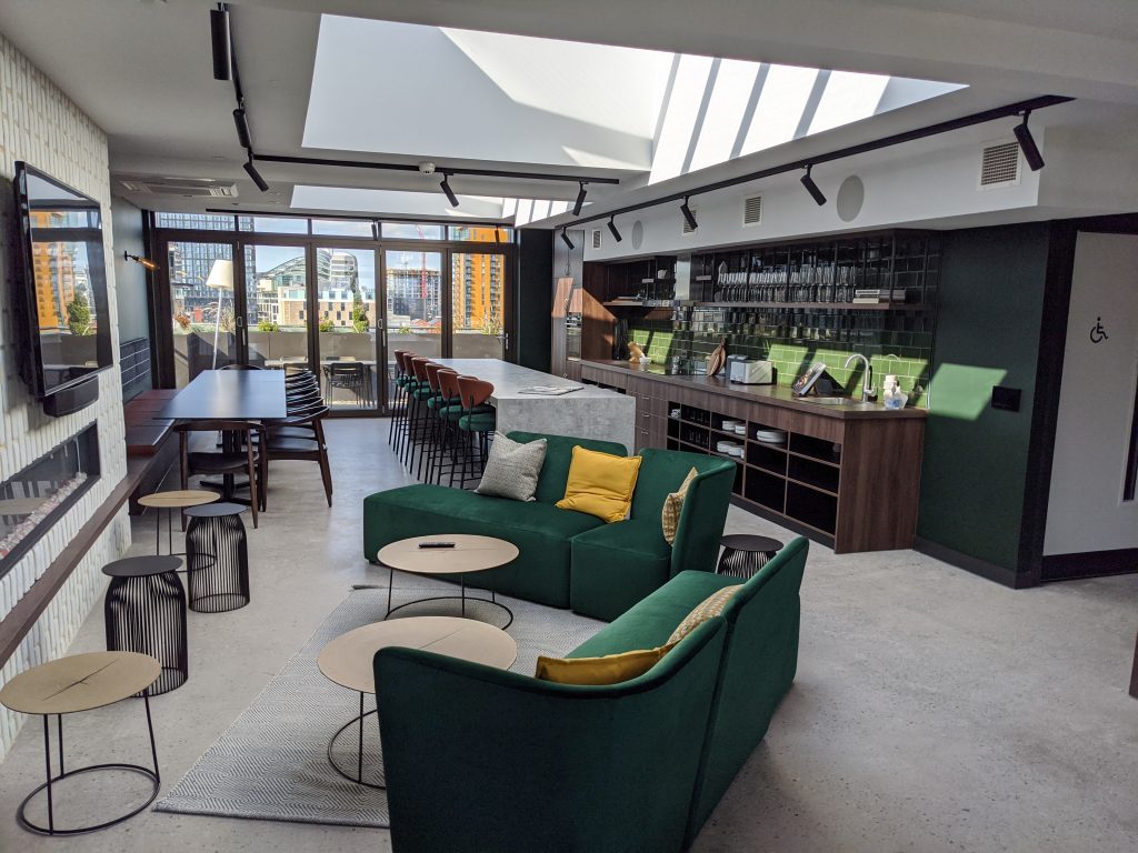 Anco&co, M4 Reviews | HomeViews