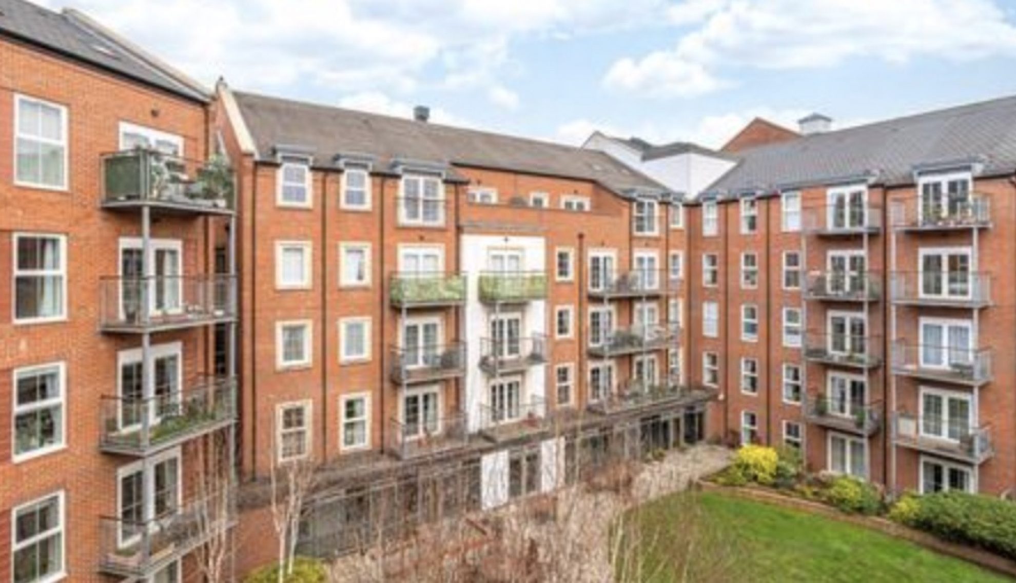 Wellington Place, LE16 Reviews | HomeViews