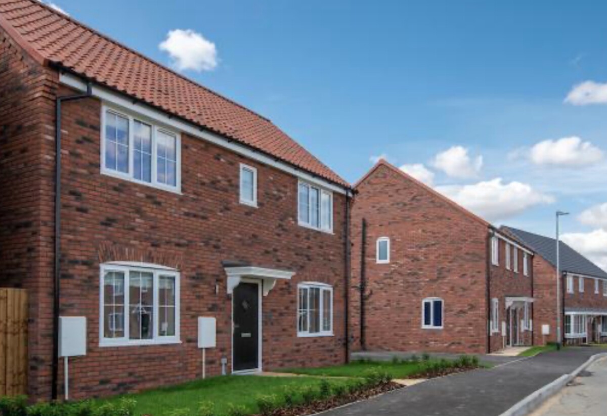 Cowley Park, PE11 - HomeViews