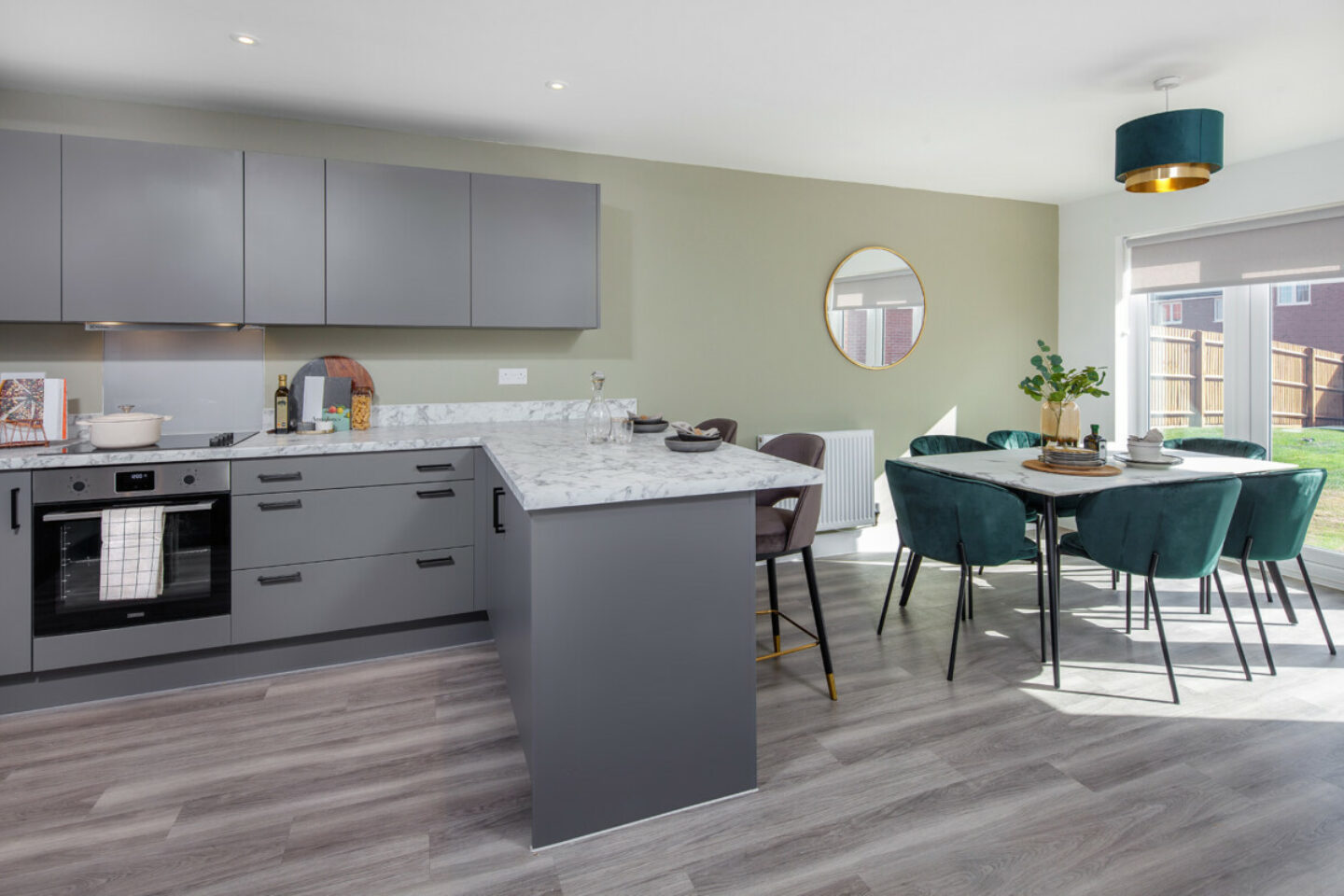 Leaf Living - HomeViews