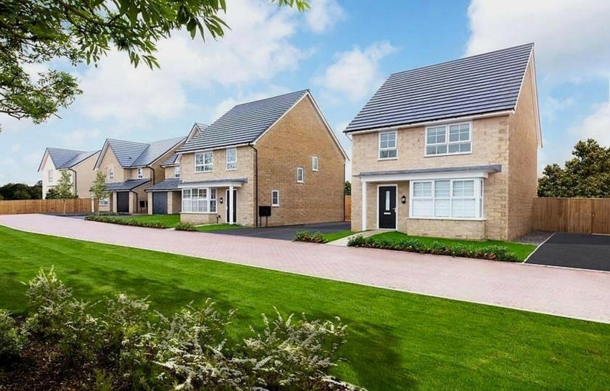 Hillside Central, SK14 - HomeViews